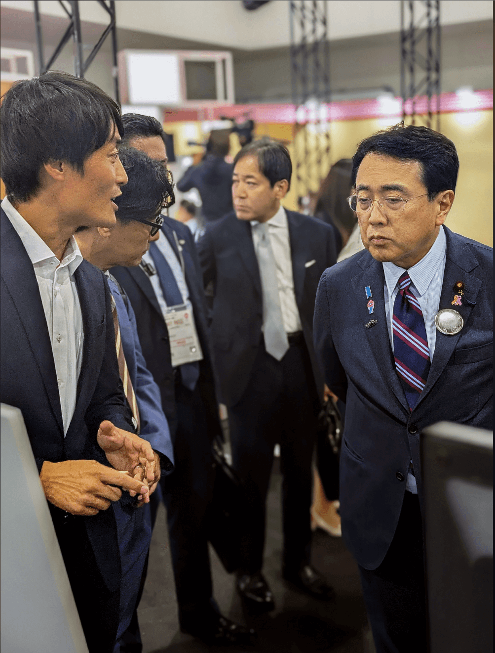 赤澤内閣府特命担当大臣らによる、「Global Startup EXPO 2025」視察において、「WOTA Unit」についてご説明しました | WOTA株式会社 l Water ...